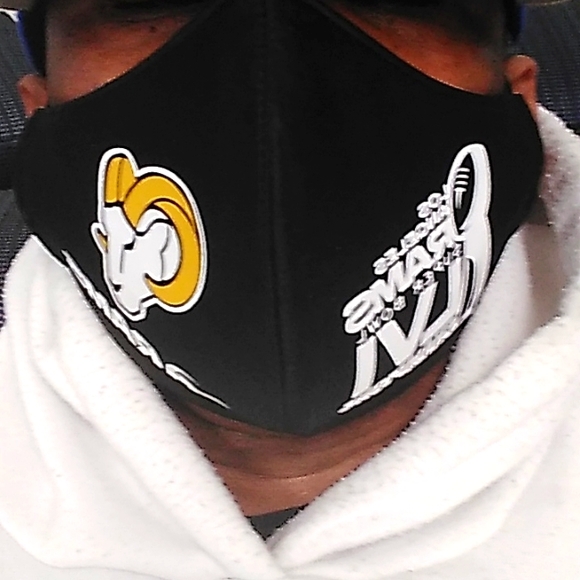 Unbranded | Accessories | New Rams Super Bowl Champions Face Mask ...